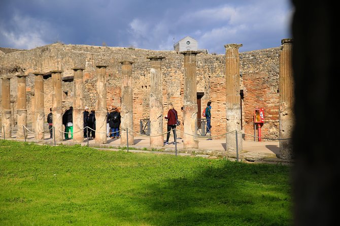 Skip-the-Line Pompeii Ruins & Naples City Center Private Tour with a Local Guide - Detailed Review of the Tour Experience