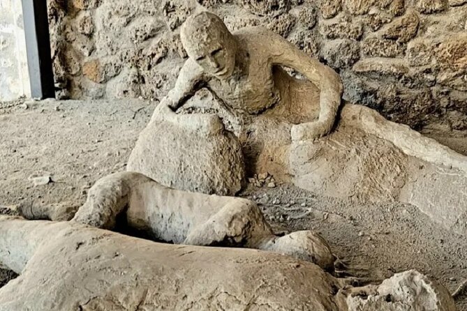 Small Group Tour Pompeii and Herculaneum from Rome - Exploring the Itinerary in Detail