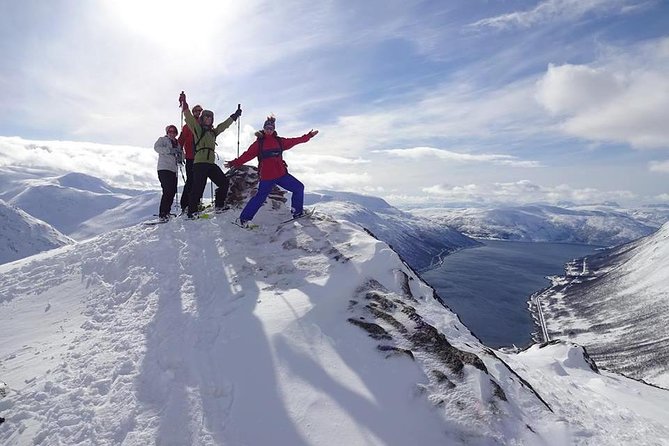 Snowshoe Hill Hike in Tromsø - An In-Depth Look at the Tromsø Snowshoe Hike Experience