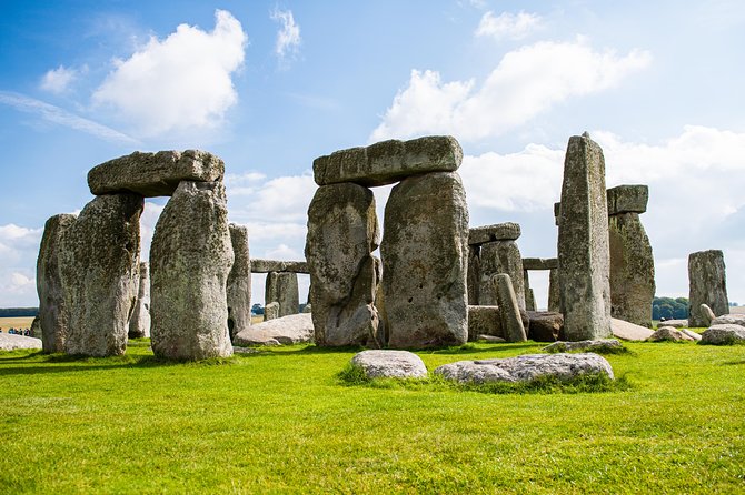 Stonehenge and Salisbury Cathedral Private Tour from Southampton - Key Points