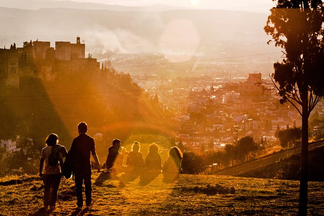 Sunset Walking Tour in Albaicín & Sacromonte - The Itinerary: What You Can Expect