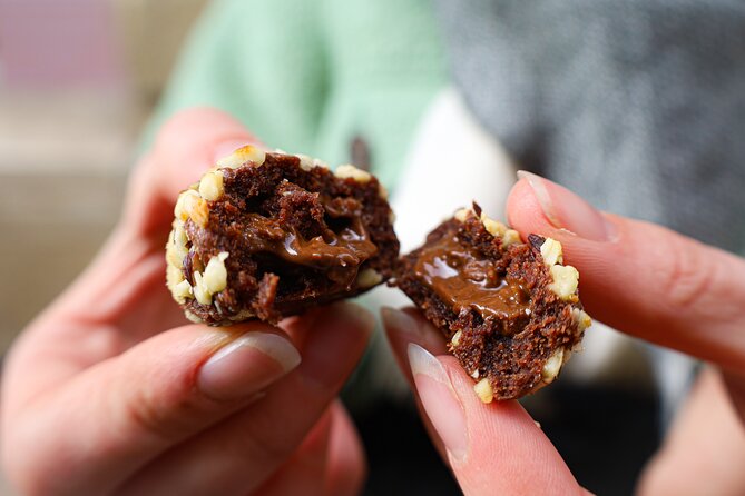 Sweet gastronomic tour to discover Bordeaux - Discover Bordeaux’s Iconic Sights with a Sweet Twist