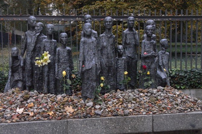 The Jewish Private Tour - A journey into the Jewish past of Berlin with N. Jacob - An In-Depth Look at the Tour