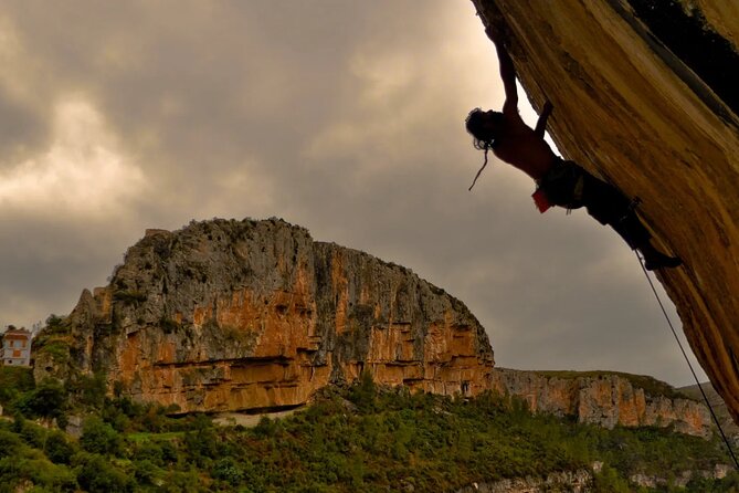 The suspension bridges of Chulilla from Alicante - An In-Depth Look at the Tour Experience