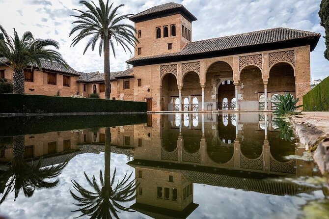 Tours Alhambra Tickets with Tour Guide - An Introduction to the Experience