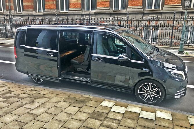 Transfer from Brussels Airport to Brussels MB V Class 7 PAX - Your First Step in Brussels: Stress-Free Arrival