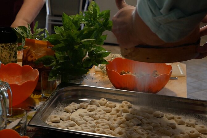 Umbrian Regional and Traditional Cooking Class with Lunch in Assisi - Key Points