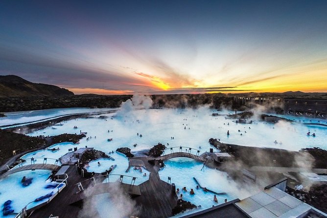 Unique bathing in an Icelandic hot springs at the Blue Lagoon - Key Points