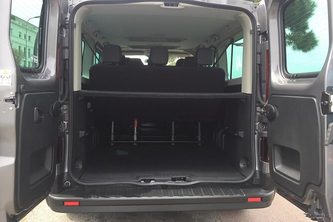Vehicle with Driver in Provence - A Closer Look at the Private Vehicle and Driver Experience