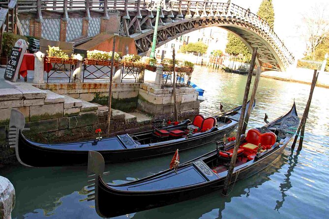 Venice: Enchanting City Walk & Majestic Gondola Glide! - A Detailed Look at the Venice Tour Experience
