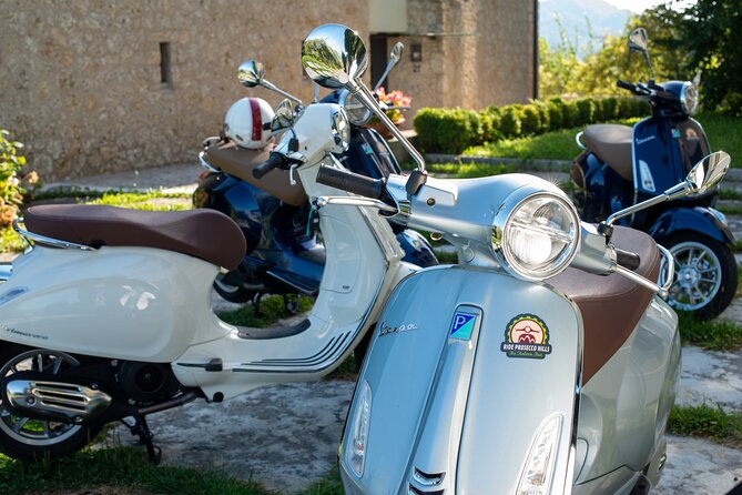 Vespa 125 rental to explore the UNESCO Hills - What to Expect from Your Vespa Adventure