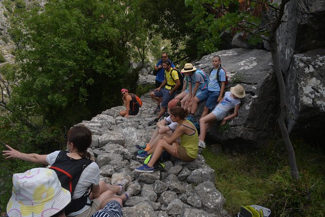 Viros Gorge hike - The Location and Setting