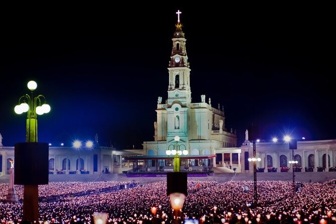 Visit to Fatima, Battle, Nazareth and Óbidos Private Full Day Tour - Key Points