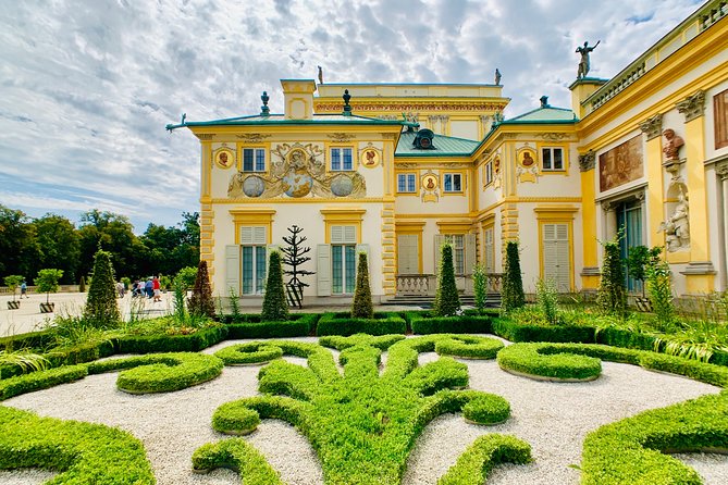 Walking Audio Tour of Wilanów Palace Grounds - Key Points