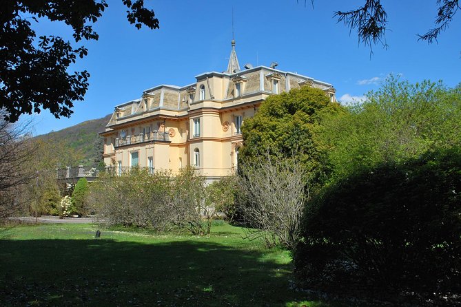 Walking tour with a private tour guide in the botanical gardens of Villa Taranto - The Experience in Detail