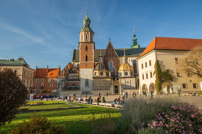 Wawel Castle and Rynek Underground Guided Tour in Krakow - Exploring Krakow’s Historic Heart