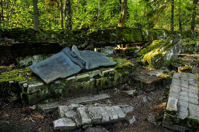 Wolfs Lair Private Day Trip from Warsaw - Key Points
