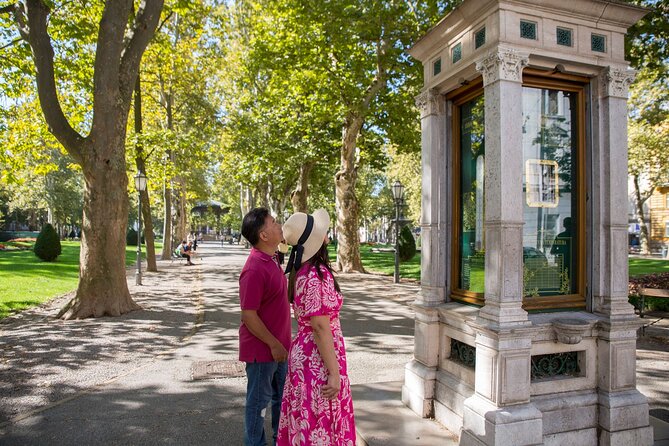 Zagreb photosession tour with guide and professional photographer - Key Points