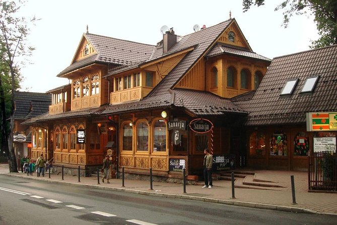 Zakopane Old Town Exclusive Walking Tour with Private Guide - A Well-Rounded Introduction to Zakopane