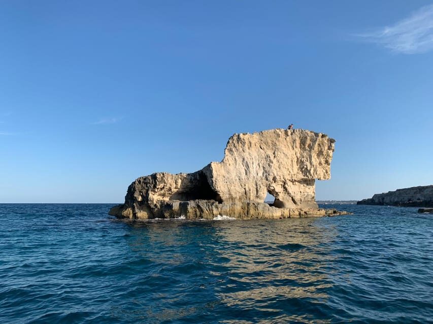 2.5-HOUR BOAT TOUR ORTIGIA+SEA CAVES+PILLIRINA+FRUIT DRINK - The Itinerary in Detail
