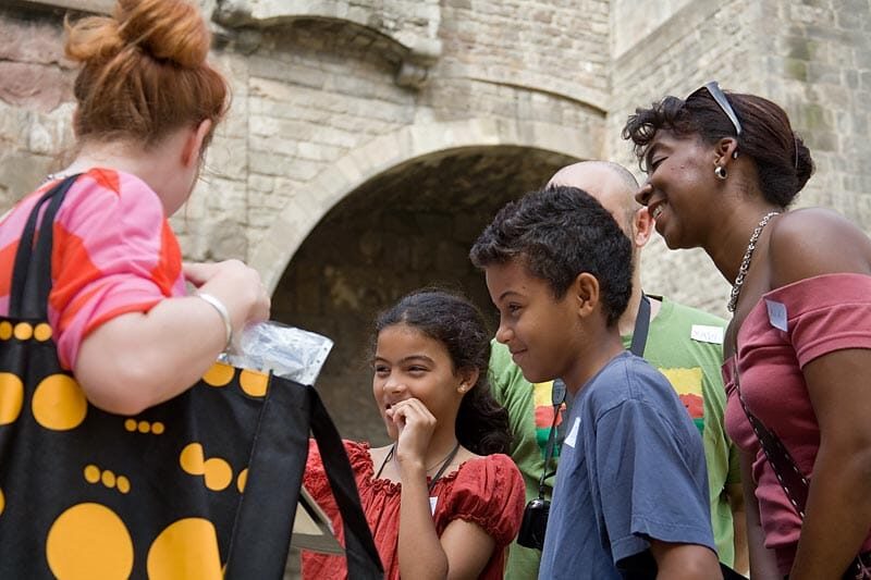 2.5-Hour Kids & Family Walking Tour in English - A Close Look at What You Get