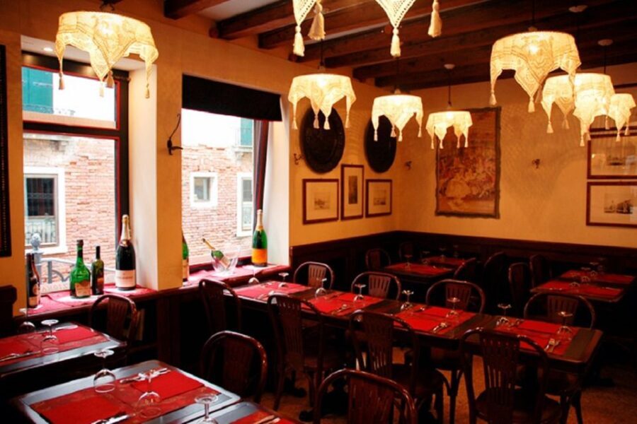 2-Course Dinner in a Typical Venetian Restaurant - Who Would Love This Experience?