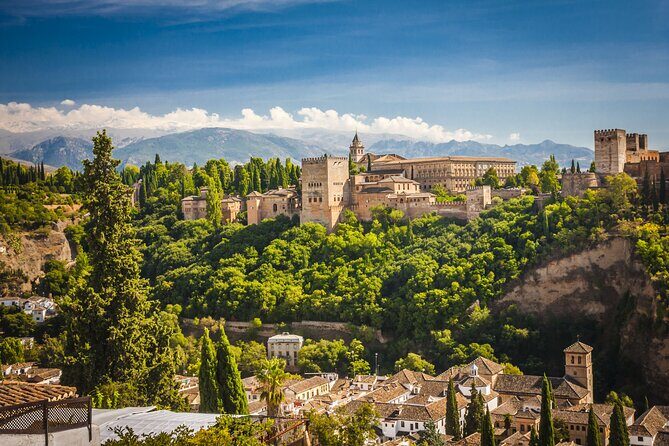 2-Hour Guided Tour of Alhambra Gardens and Alcazaba in Granada - Practicalities and What to Consider