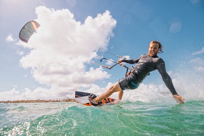 2 Hour Kitesurf Lesson in Tarquinia - The Equipment and Safety Measures