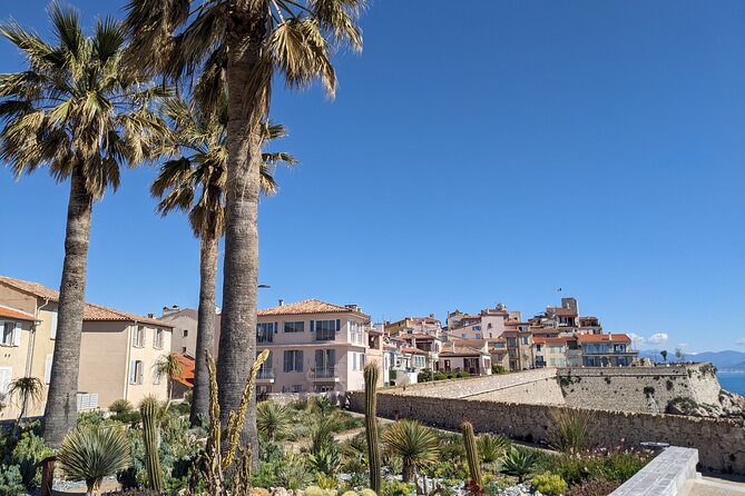 2 Hour Walking Tour in the Old Town of Antibes - Key Points