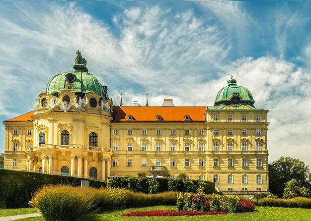 20 Minutes Helicopter Tour for 2 - Introducing the 20 Minutes Helicopter Tour for 2 in Vienna