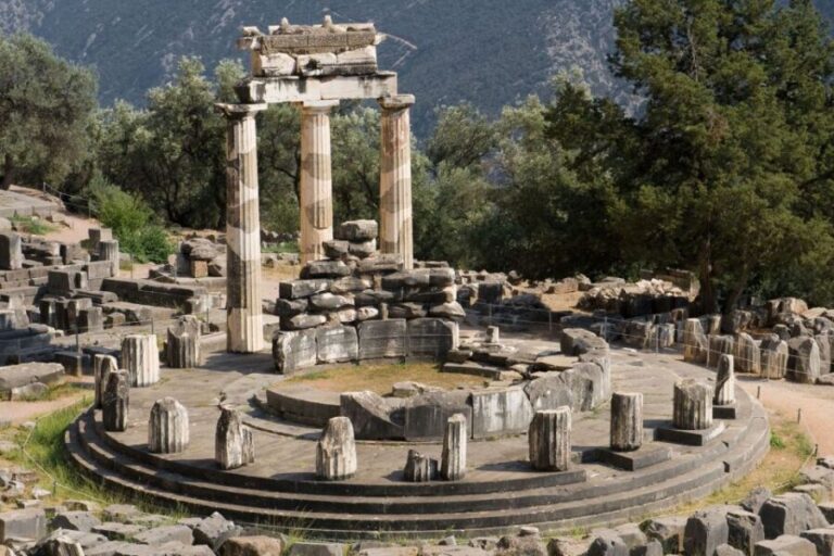 3-day classical Spanish guided tour in Peloponesse & Delphi - Authentic Experiences and Reviews