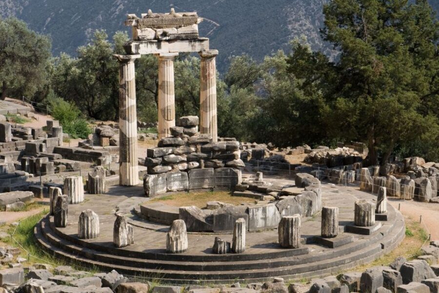 3-day classical Spanish guided tour in Peloponesse & Delphi - Authentic Experiences and Reviews