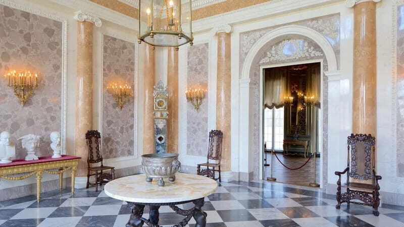 3-hour: Palace of King Jan Sobieski in Wilanow/inc. Pick-up/ - What to Expect During the Tour