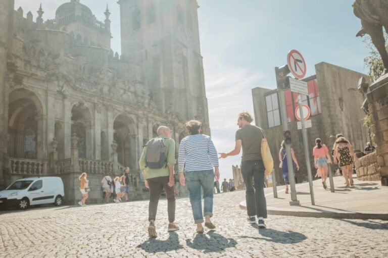 3-hour private guided walking tour of the BEST of Porto - The Value of a Private Guided Tour in Porto