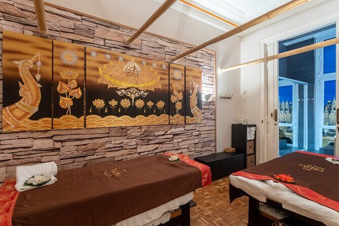 30 min Couple Massage and 30 min Floral Bath at THAI SPA MASSAGE - Who Will Appreciate This Experience?