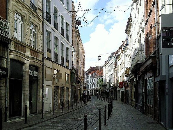 30-Minutes Private Guided Tour of Lille by Convertible 2CV - Key Points