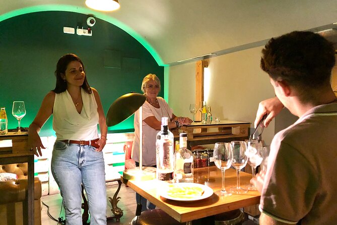 1-Hour Gin Tonics Guided Workshop with special view in Madrid - Who Will Love This Tour?