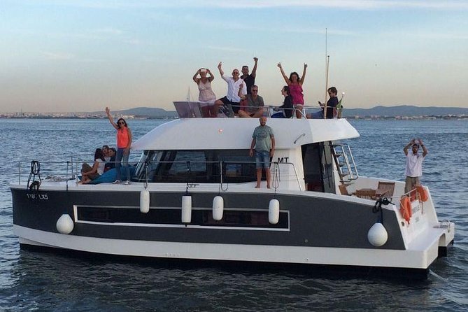 1H power catamaran up to 18 people in Lisbon - What to Expect During the Tour
