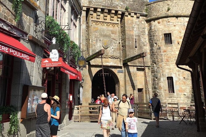2-Hour Guided Walking tour of the Mont Saint Michel - The Guide: Knowledge and Personality Matter