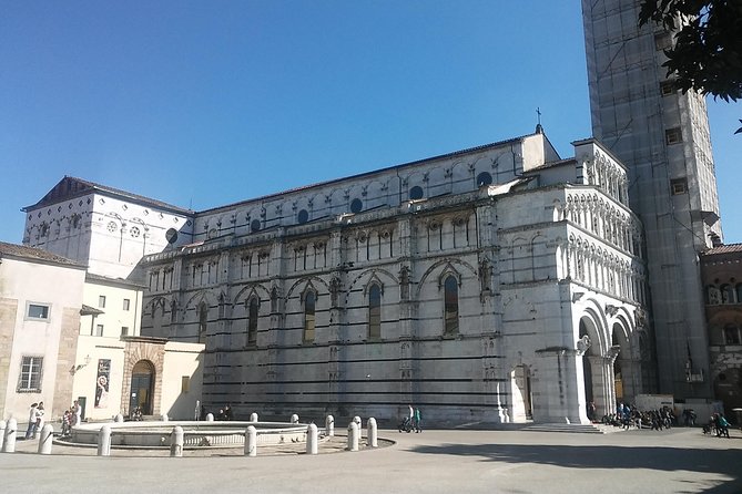 2-Hours Relax Walking Tour Through Lucca - Practical Details and What to Expect