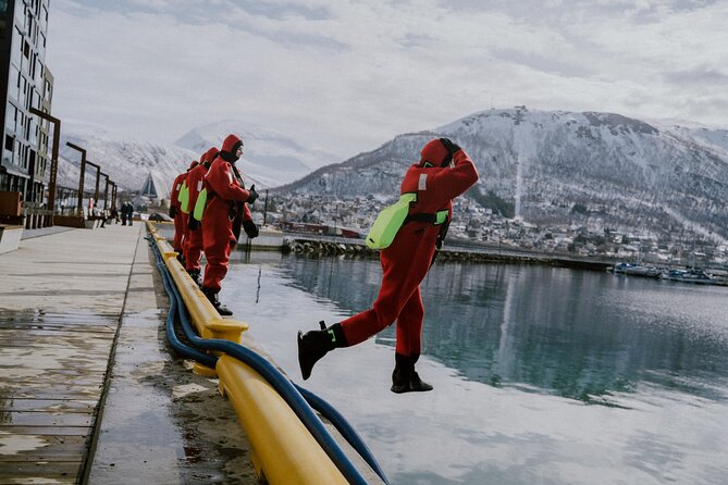 2 Hours Urban Arctic Floating Activity in the Harbours of Tromsø - Who Should Consider This?