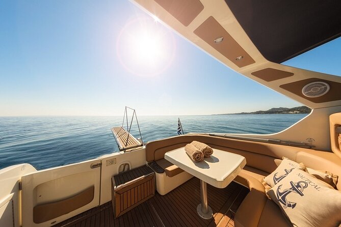 5 Hours Santorini Private Luxury Cruise with BBQ and Drinks - The Culinary Experience: BBQ and Local Wines