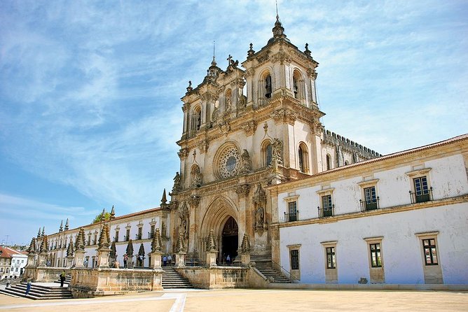 6-Day North Portugal Tour: Porto, Braga, Fátima, Coimbra, Guimaraes, Aveiro and Batalha, from Lisbon - Practical Details & Value