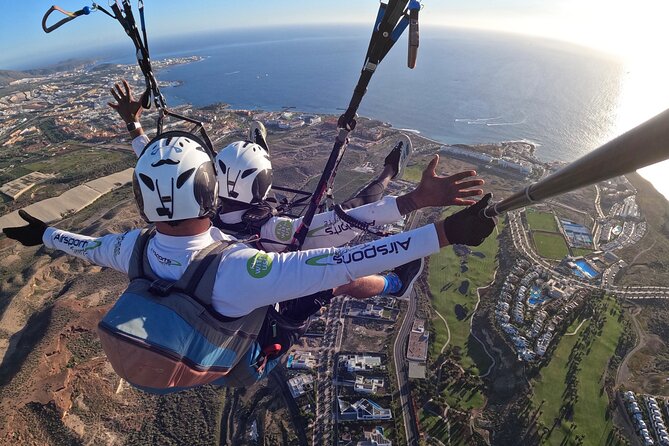 Acrobatic Paragliding Tandem Flight above south Tenerife - Who Should Consider This Adventure?