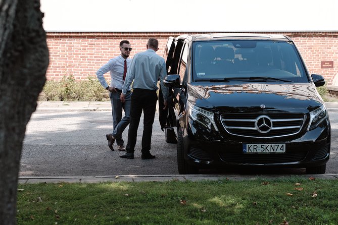Airport to Cracow transfer by Minivan - Why This Service Fits Different Travelers