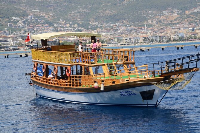 Alanya Relaxing Boat Tour with Lunch, Soft Drinks & Transfer - Who Will Love This Tour?