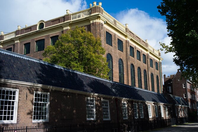 Anne Frank Walking Tour and Jewish Quarter in EN/DE/ES/IT - Who Should Book This Tour?