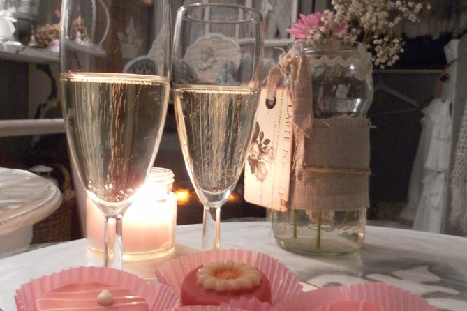 Aperitif dinner in a bohemian caravan - Practical Details: From Booking to Ending