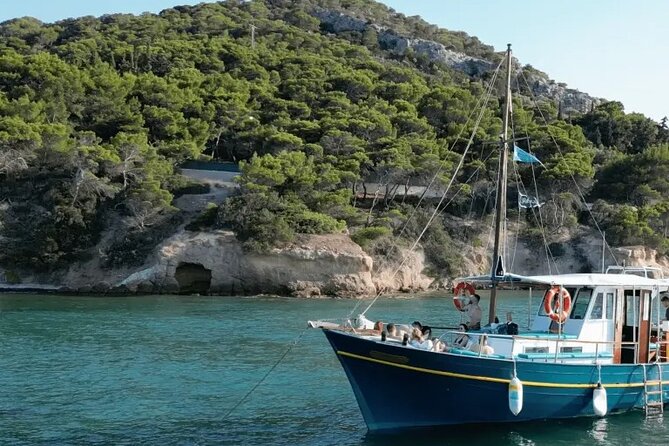 Athens Floating Bar Cruise - Who Should Consider This Experience?