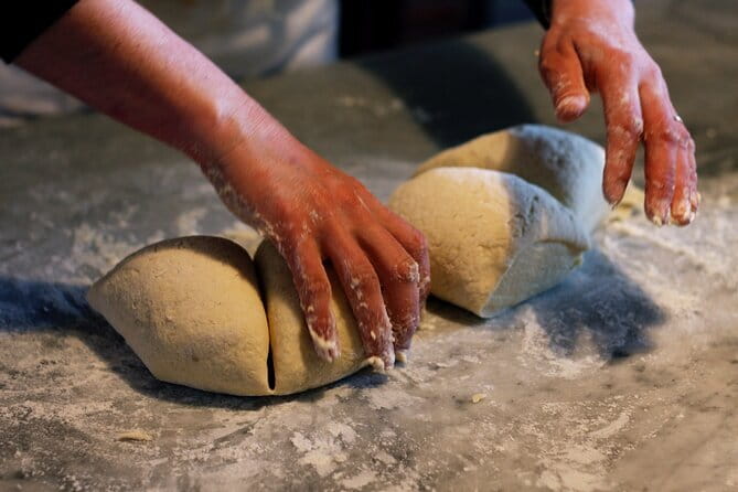 Authentic Culinary Experience in a Tuscan Family Estate - The Hosts and Atmosphere